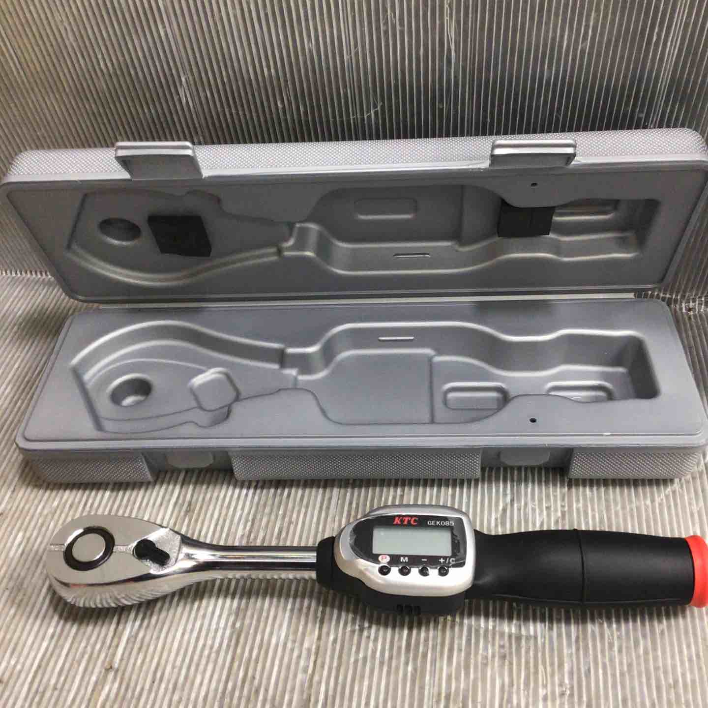 【中古美品】京都機械工具(KTC) GEK085-R4 12.7sq. デジタルトルクレンチ デジラチェ【草加店】 – アクトツールオンラインショップ