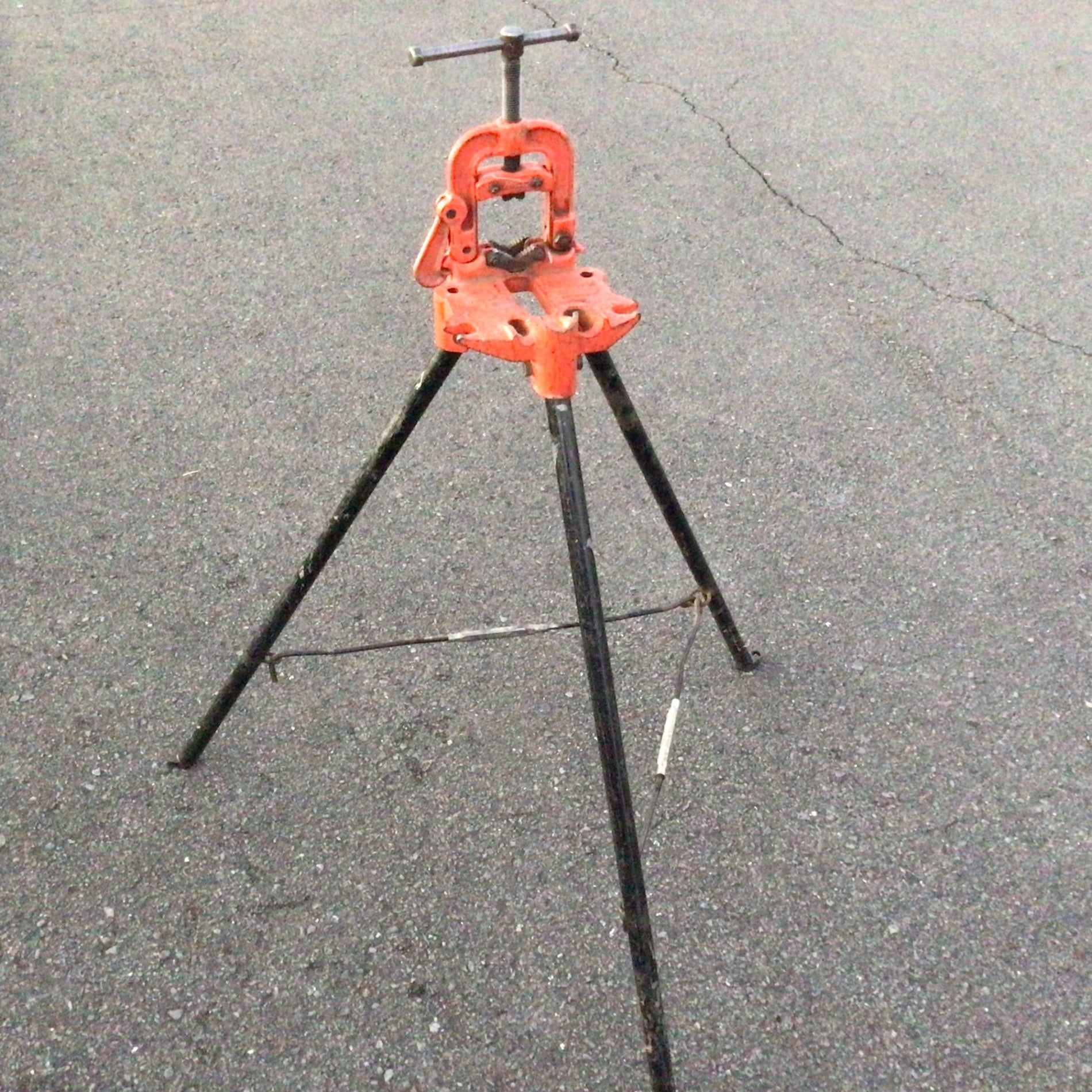 〇MCC 脚付パイプバイス VL-NO.0 VL-N00【東大和店】 – アクトツールオンラインショップ