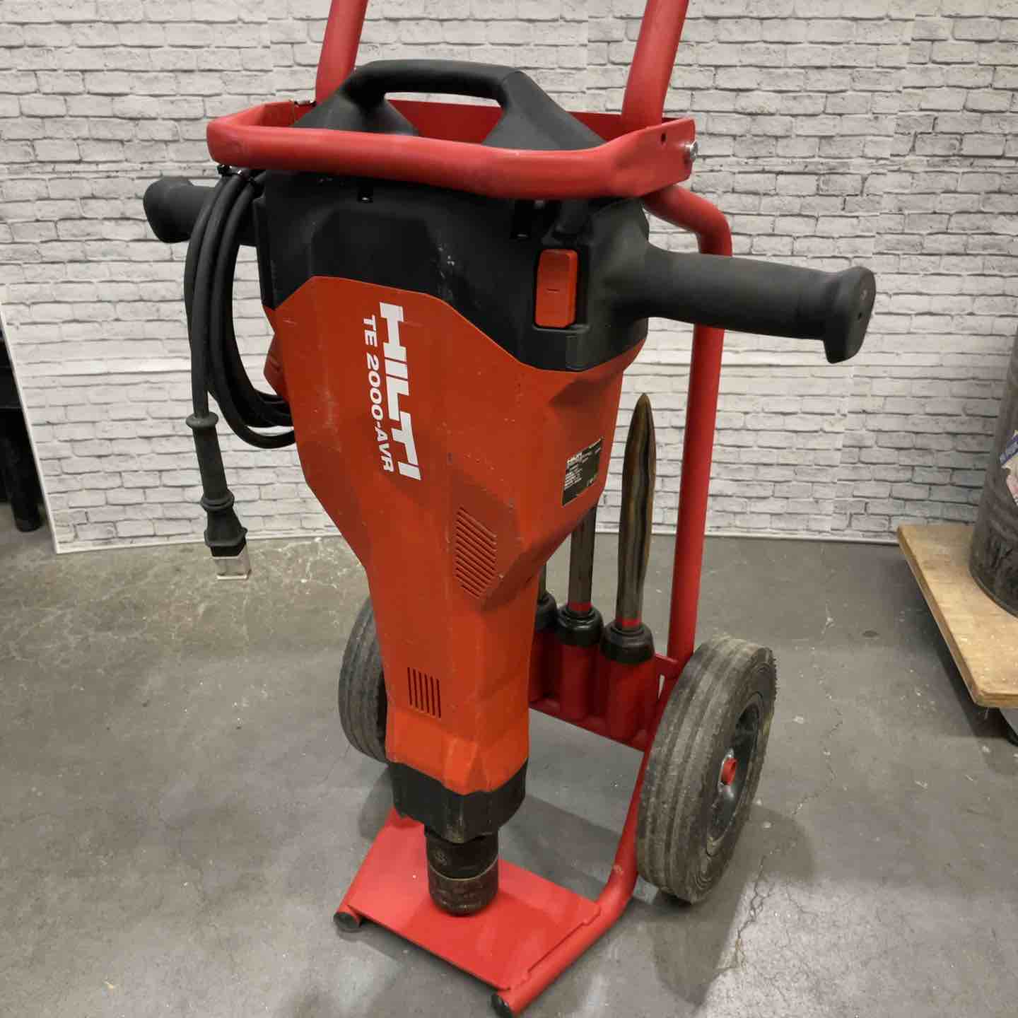 【店頭受取り限定】☆ヒルティ(HILTI) 電動ブレーカー TE2000-AVR【川口店】 – アクトツールオンラインショップ
